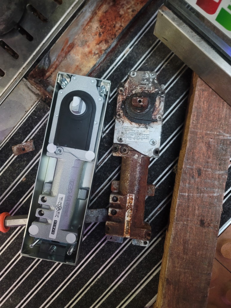 상가유리문 플로어힌지 교체 시공 : 네이버 블로그