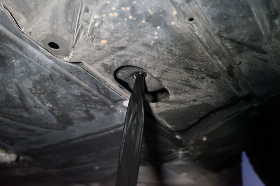 가장 기본적인 예방 정비인 엔진오일 교환 모터렉스 LA-X 5W30 BMW F30 320D : 네이버 블로그