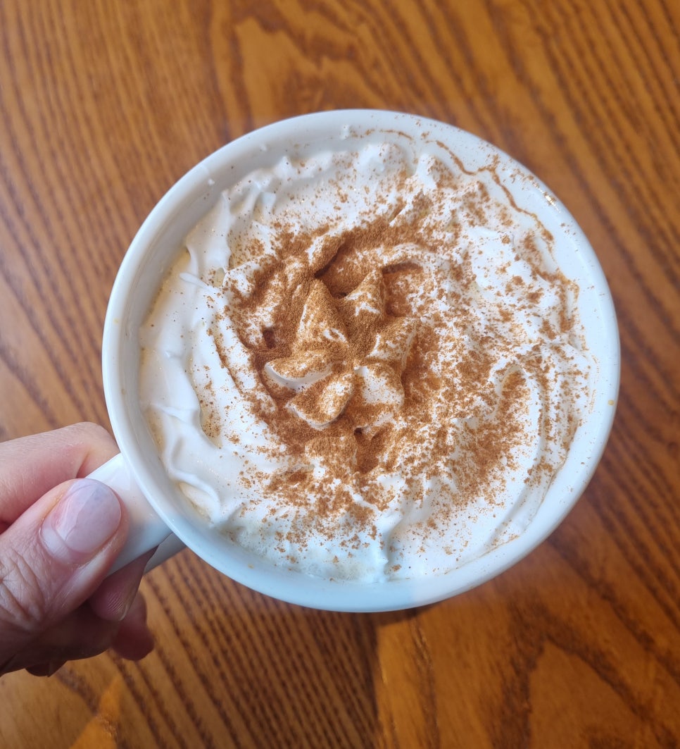 스타벅스 1월 신상 프렌즈 시나몬 돌체폼 카푸치노 맛 후기와 영양성분 : 네이버 블로그