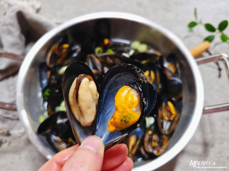 홍합탕 끓이는 법 손질법 집에서 간단한 술안주 조개탕 요리 레시피 : 네이버 블로그
