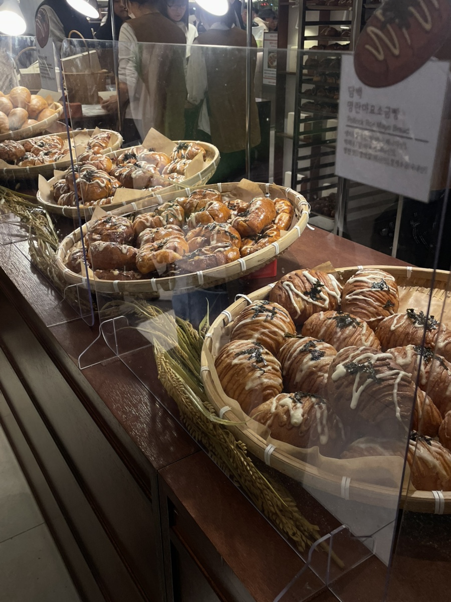 [대구/더현대] 명란리소금밭 | 연남동 명란소금빵 대구 상륙•명란소금빵 팝업•오리지널 명란마요, 매콤 명란마요 비교 : 네이버 블로그