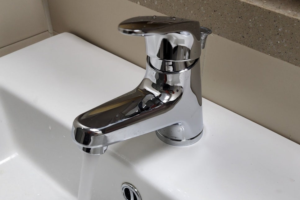 창원 상남동 토월성원 욕실 세면대 수전 교체 설치 : 네이버 블로그