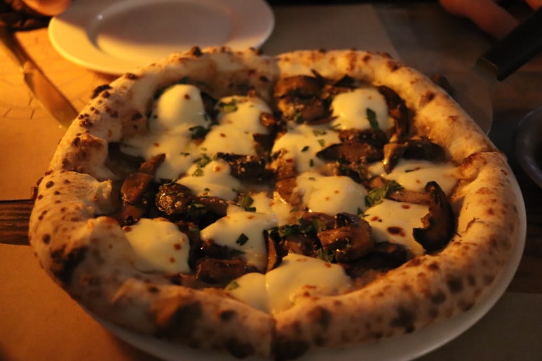 숙대입구역 맛집 이탈리아 피자 옥수동화덕피자 : 네이버 블로그