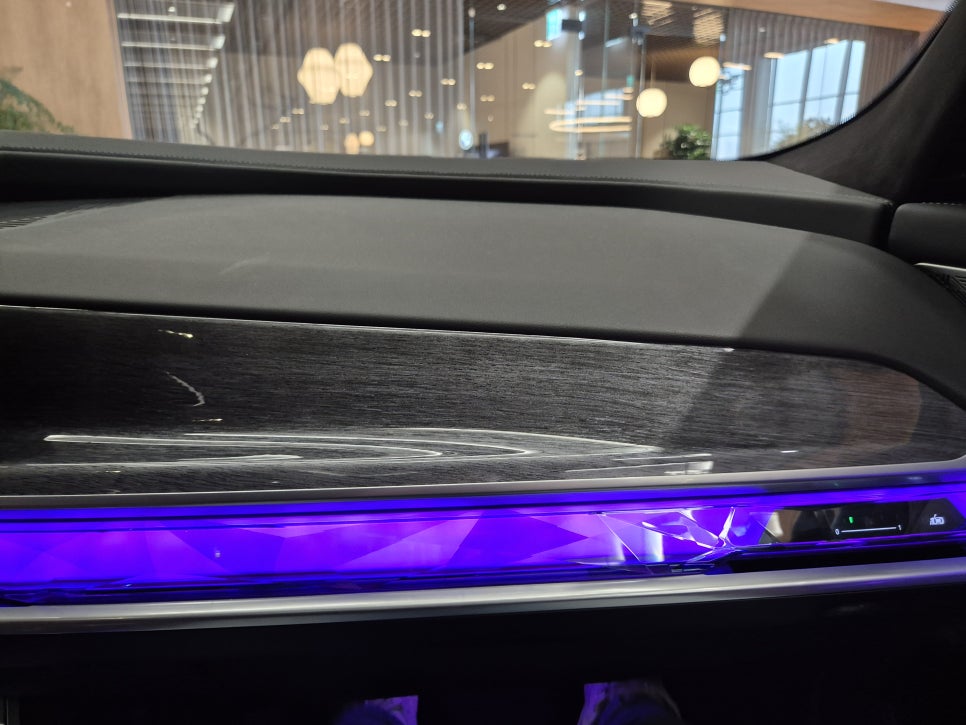BMW i7 내부 타르투포 인테리어 리뷰 : 솔직히 이 급 전기차중에선 TOP : 네이버 블로그