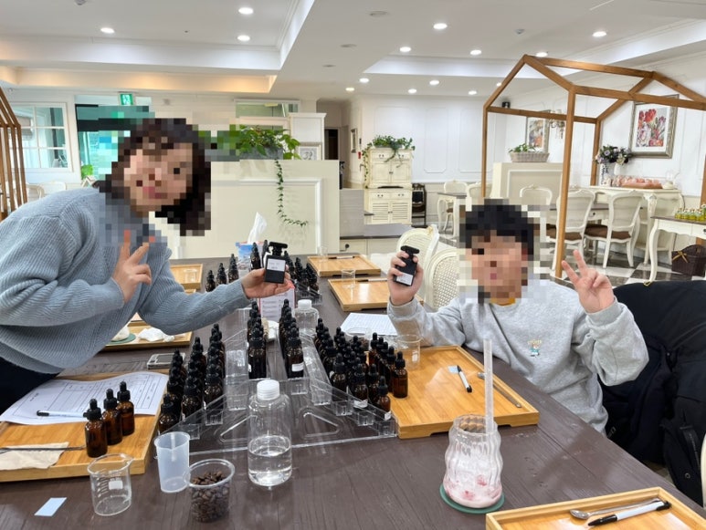 안성향수체험 어스ARTH｜방학 데이트로 다녀온 안성이색데이트카페 카페 어스 : 네이버 블로그