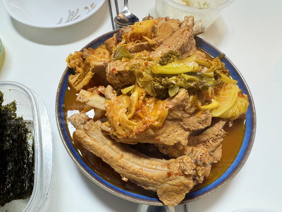 눈보라와 강풍주의보 내린 날은 보글보글 등갈비 김치찜! : 네이버 블로그