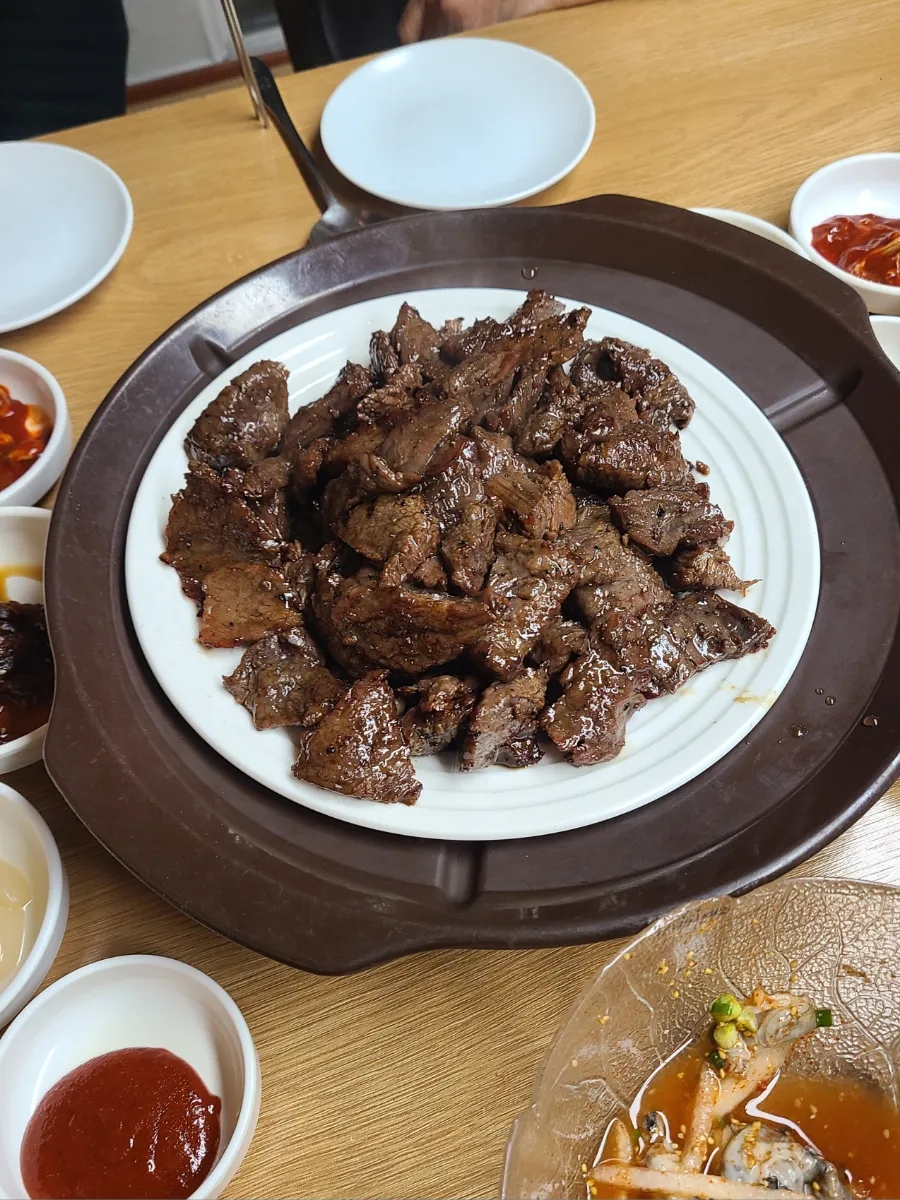 [충남/예산 맛집] 가족 외식으로 추천하는 든든한 한 끼 '삼우갈비' 🍖 내돈내산 후기(주차/영업시간/가격) : 네이버 블로그