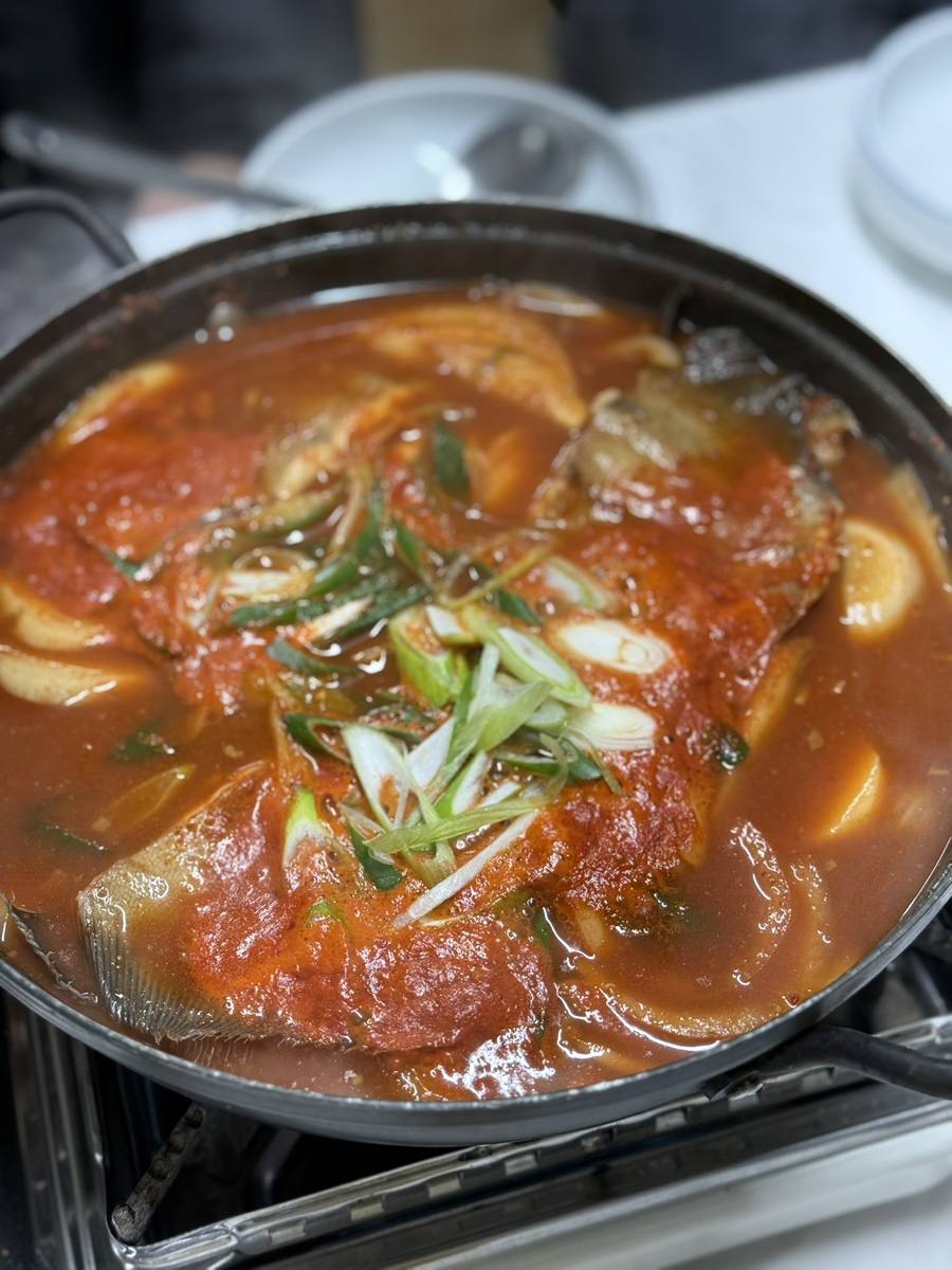 [소복소복송화] 경북 영덕 강구시장 가자미찌개 내돈내산 맛집 : 네이버 블로그
