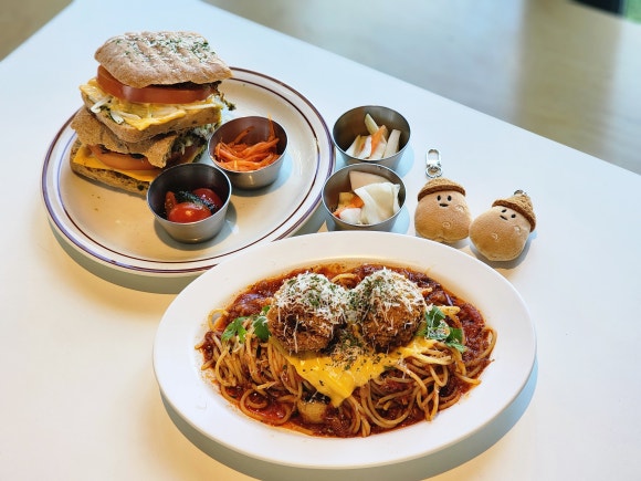 제주 | 서귀포 대형카페 원앤온리 메뉴 및 브런치 후기, 산방산과 바다를 동시에 품은 뷰 맛집 : 네이버 블로그