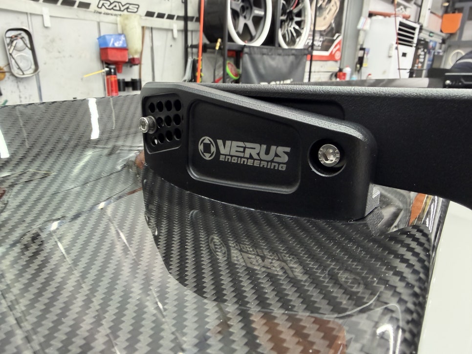 BMW G87 M2 + VERUS UCW 스완넥 윙 인스톨 + 베루스 스완넥 윙 + M2 베루스 UCW 윙 : 네이버 블로그