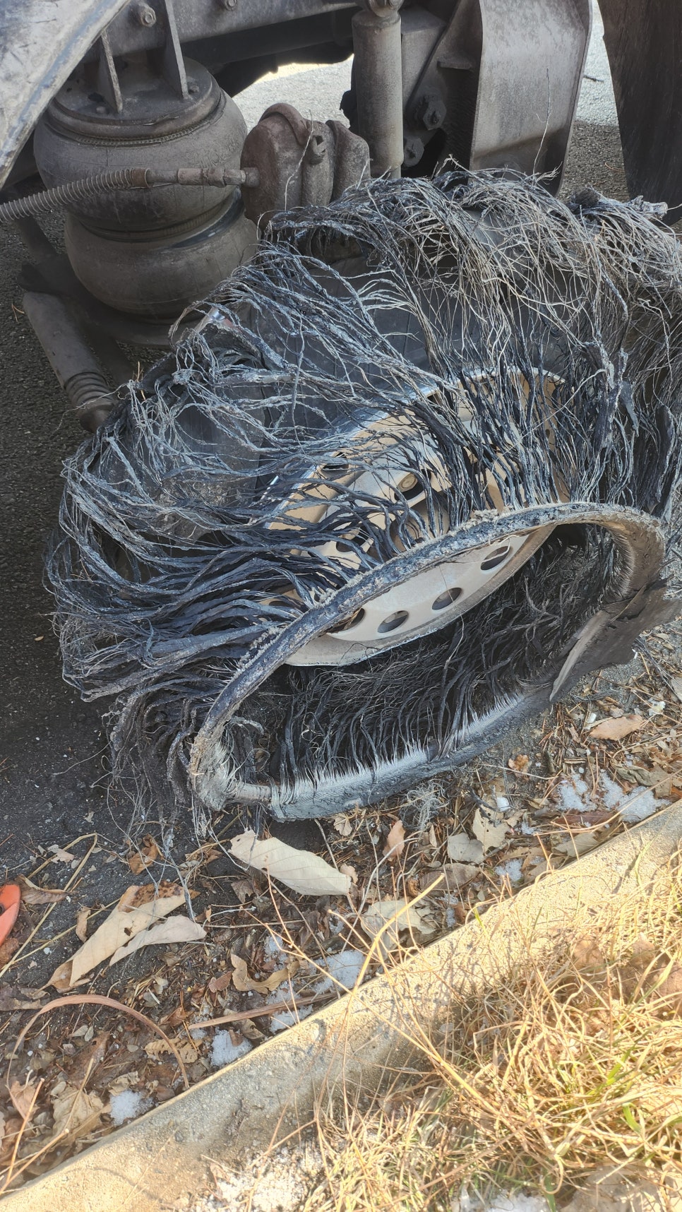 충주 충주 대형타이어 출장빵구 타이어빵구 타이어교환 타이어펑크 화물차타이어 중고타이어 출장정비 출장수리 화물차출장수리 출장타이어 ...