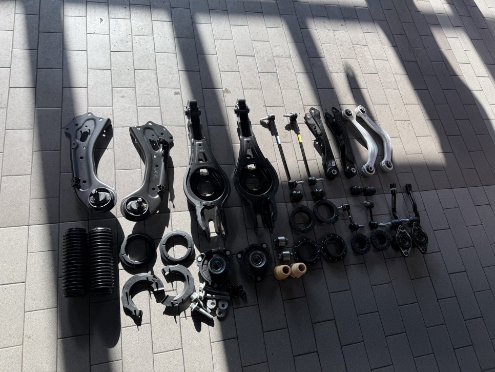 현대 그랜져IG 하체수리 하체잡소리 뒤하체부품교환 뒷하체소음 요철도로소음 방지턱하체소음 하체부싱 너클부싱 쇽업쇼버교환 하체컨디션 ...