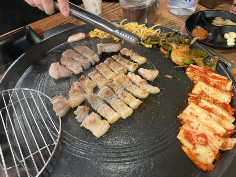 부평모임 장소로 딱 좋은! 삼겹살 맛집 상구네솥뚜껑삼겹살 부평점 : 네이버 블로그