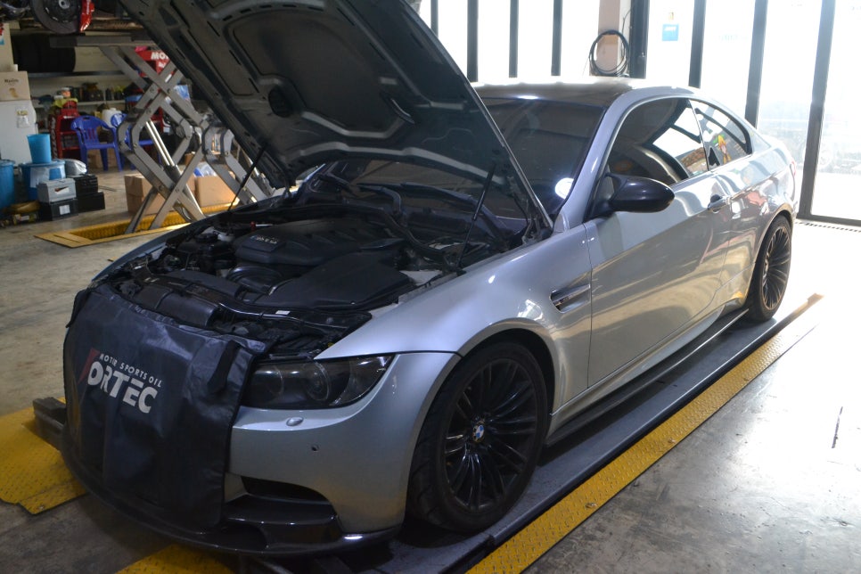 [부천팀디SR모터스]BMW E92 M3 쉘 합성엔진오일 교환 : 네이버 블로그