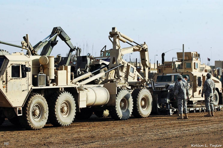 험비를 업고 있는 미육군 M983 Heavy Expanded Mobility Tactical Truck (HEMTT) : 네이버 블로그