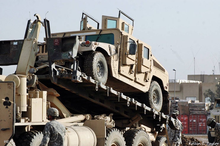 험비를 업고 있는 미육군 M983 Heavy Expanded Mobility Tactical Truck (HEMTT) : 네이버 블로그